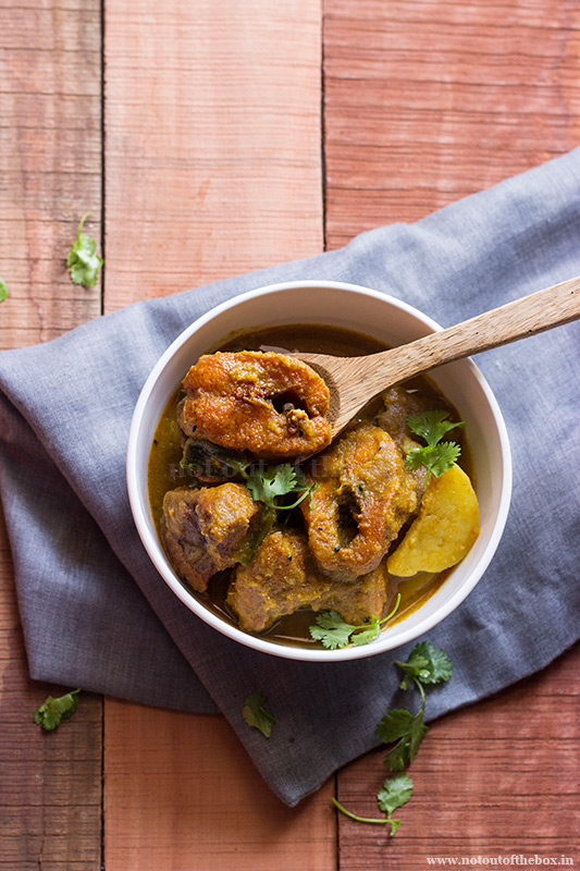 Shol Maach er Jhaal/Shol Fish Curry | Not Out of the Box